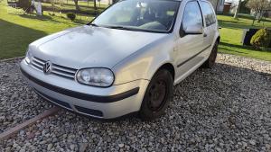 Volkswagen Golf 1998 Marijampole, ar dzinēja tilpumu 2.00 L un nobraukumu 200 tūkst. km par 400 €, foto  vietnē AUTOMOTO.COM.LV