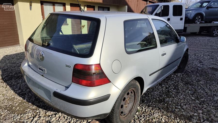Volkswagen Golf 1998 Marijampole, ar dzinēja tilpumu 2.00 L un nobraukumu 200 tūkst. km par 400 €, foto 6 vietnē AUTOMOTO.COM.LV