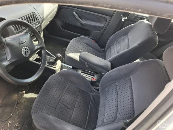 Volkswagen Golf 1998 in Vilnius, with an engine capacity of 1.90 L and mileage of 258 thousand km for 300 €, photo 3 on AUTOMOTO.COM.LV