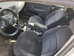 Volkswagen Golf 1998 in Vilnius, with an engine capacity of 1.90 L and mileage of 258 thousand km for 300 €, photo 4 on AUTOMOTO.COM.LV