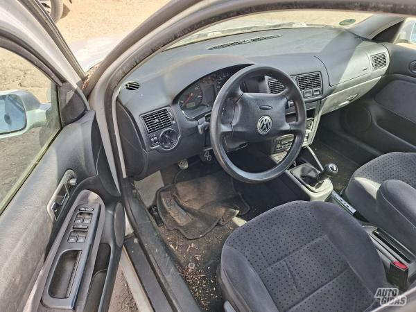 Volkswagen Golf 1998 in Vilnius, with an engine capacity of 1.90 L and mileage of 258 thousand km for 300 €, photo 4 on AUTOMOTO.COM.LV