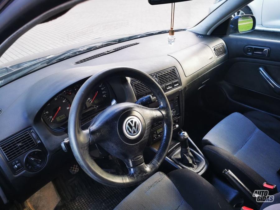 Volkswagen Golf 1998 in Visaginas, with an engine capacity of 1.90 L and mileage of 335 thousand km for 880 €, photo 5 on AUTOMOTO.COM.LV