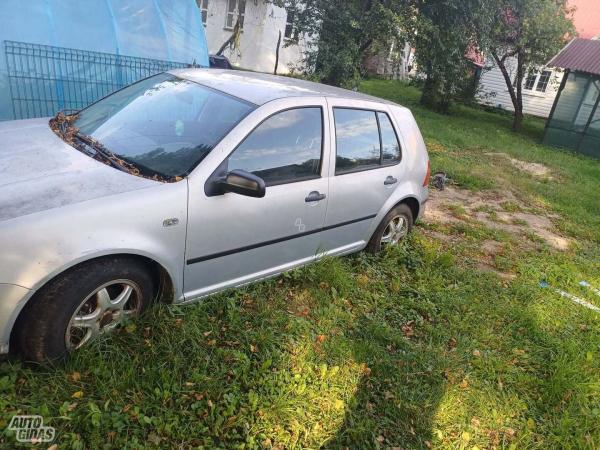Volkswagen Golf 1998 in Trakai, with an engine capacity of 1.40 L and mileage of 174 thousand km for 280 €, photo 9 on AUTOMOTO.COM.LV