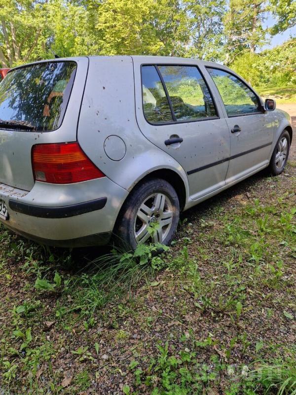 Volkswagen Golf 1999 Limbaži, ar dzinēja tilpumu 1.40 L un nobraukumu 292 tūkst. km par 600 €, foto 4 vietnē AUTOMOTO.COM.LV