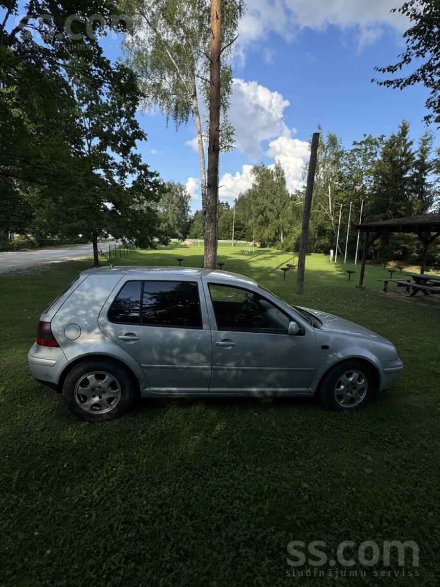 Volkswagen Golf 1999 in Ogre, with an engine capacity of 1.90 L and mileage of 318 thousand km for 1000 €, photo 4 on AUTOMOTO.COM.LV