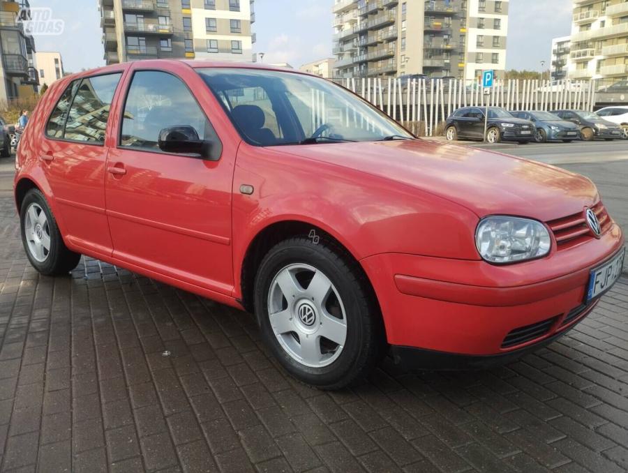 Volkswagen Golf 1999 Viļņa, ar dzinēja tilpumu 1.60 L un nobraukumu 201 tūkst. km par 1999 €, foto 2 vietnē AUTOMOTO.COM.LV