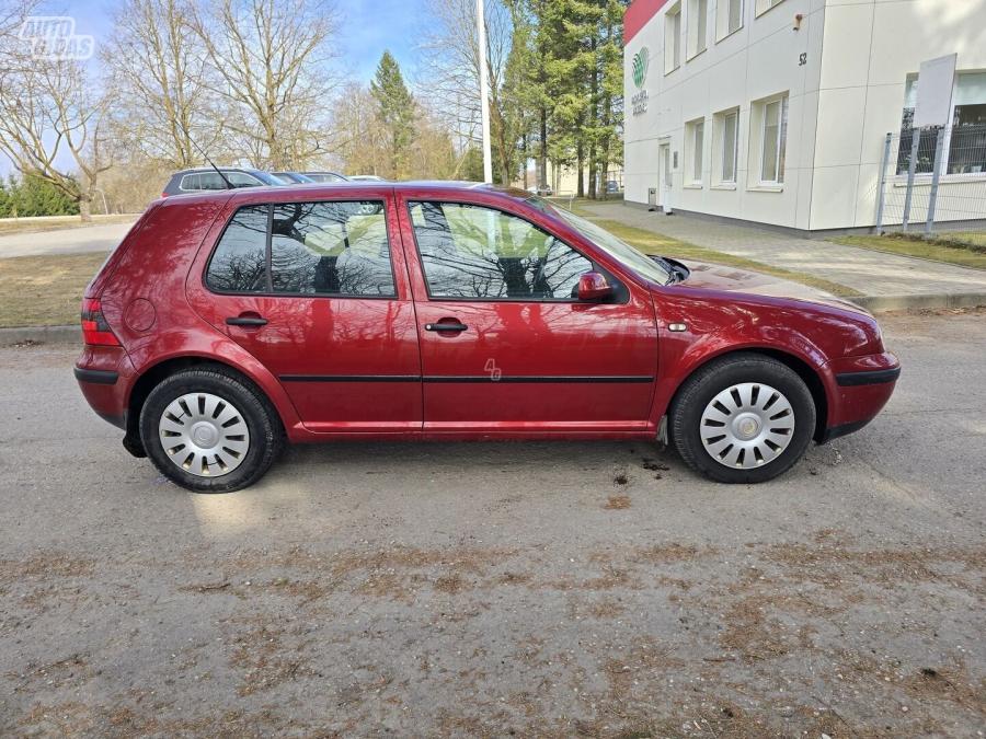 Volkswagen Golf 1999 in Radviliskis, with an engine capacity of 1.60 L and mileage of 328 thousand km for 1050 €, photo 11 on AUTOMOTO.COM.LV