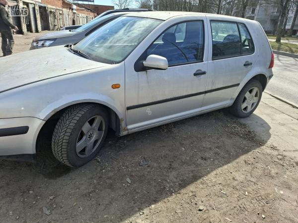 Volkswagen Golf 1999 Viļņa, ar dzinēja tilpumu 1.90 L un nobraukumu 285 tūkst. km par 370 €, foto 4 vietnē AUTOMOTO.COM.LV