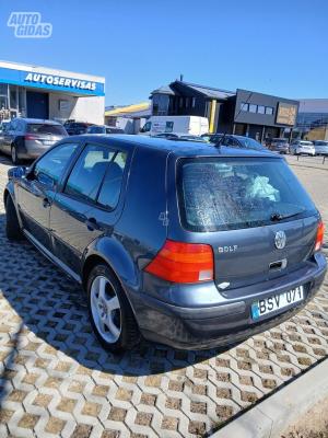 Volkswagen Golf 1999 in Siauliai, with an engine capacity of 1.40 L and mileage of 239 thousand km for 650 €, photo 6 on AUTOMOTO.COM.LV