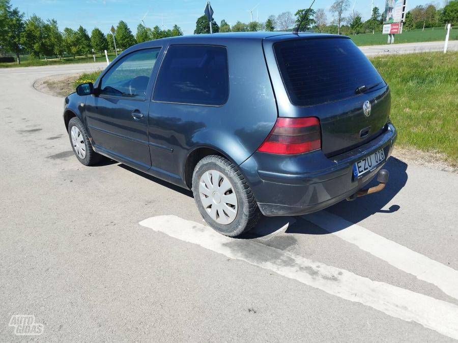Volkswagen Golf 1999 in Mazeikiai, with an engine capacity of 1.60 L and mileage of 300 thousand km for 800 €, photo 5 on AUTOMOTO.COM.LV