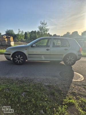 Volkswagen Golf 1999 in Siauliai, with an engine capacity of 1.60 L and mileage of 300 thousand km for 600 €, photo 8 on AUTOMOTO.COM.LV