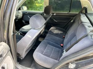 Volkswagen Golf 1999 in Kaunas, with an engine capacity of 1.60 L and mileage of 284 thousand km for 999 €, photo 7 on AUTOMOTO.COM.LV