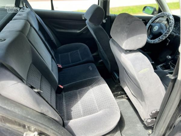 Volkswagen Golf 1999 in Kaunas, with an engine capacity of 1.60 L and mileage of 284 thousand km for 999 €, photo 7 on AUTOMOTO.COM.LV