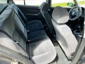 Volkswagen Golf 1999 in Kaunas, with an engine capacity of 1.60 L and mileage of 284 thousand km for 999 €, photo 8 on AUTOMOTO.COM.LV