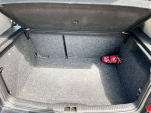 Volkswagen Golf 1999 in Kaunas, with an engine capacity of 1.60 L and mileage of 284 thousand km for 999 €, photo 10 on AUTOMOTO.COM.LV