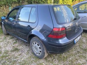 Volkswagen Golf 1999 in Vilnius, with an engine capacity of 1.40 L and mileage of 235 thousand km for 420 €, photo 3 on AUTOMOTO.COM.LV