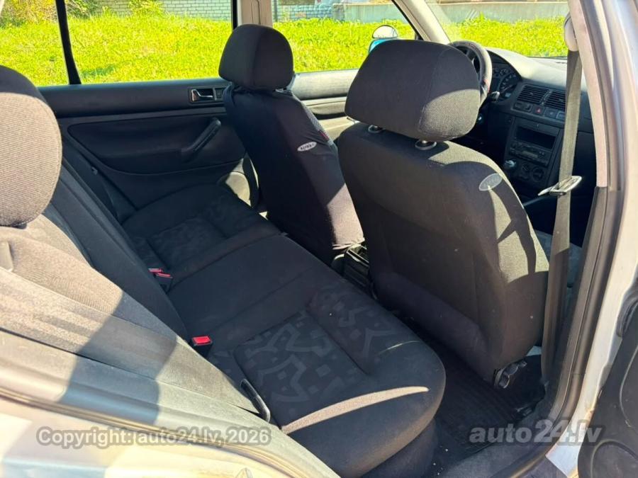 Volkswagen Golf 1999 in Narva, with an engine capacity of 1.40 L and mileage of 315 thousand km for 350 €, photo 3 on AUTOMOTO.COM.LV