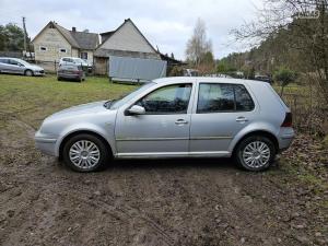 Volkswagen Golf 2000 Prienai, ar dzinēja tilpumu 1.90 L un nobraukumu 350 tūkst. km par 400 €, foto  vietnē AUTOMOTO.COM.LV