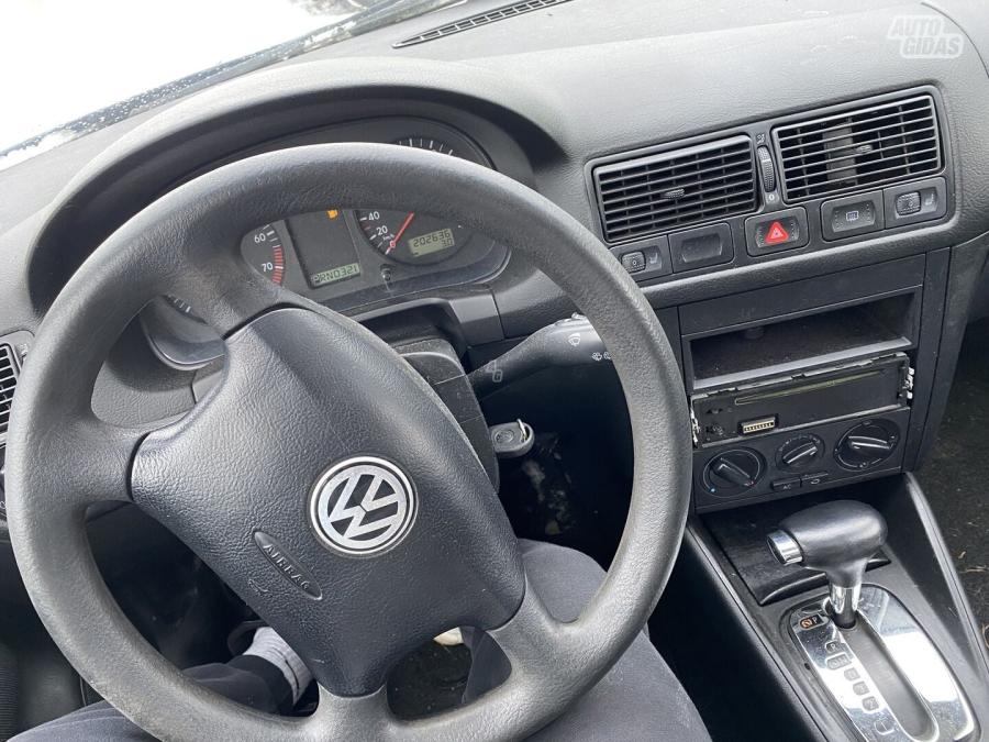 Volkswagen Golf 2000 in Vilnius, with an engine capacity of 1.60 L and mileage of 200 thousand km for 460 €, photo 4 on AUTOMOTO.COM.LV