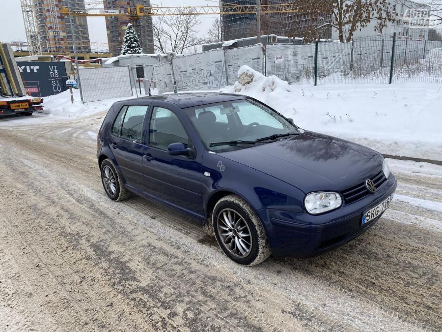 Volkswagen Golf 2000 in Vilnius, with an engine capacity of 1.60 L and mileage of 245 thousand km for 460 €, photo 1 on AUTOMOTO.COM.LV