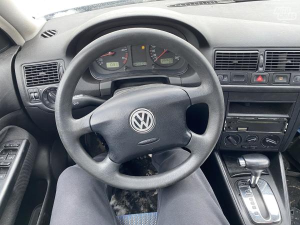 Volkswagen Golf 2000 Viļņa, ar dzinēja tilpumu 1.60 L un nobraukumu 245 tūkst. km par 460 €, foto 4 vietnē AUTOMOTO.COM.LV