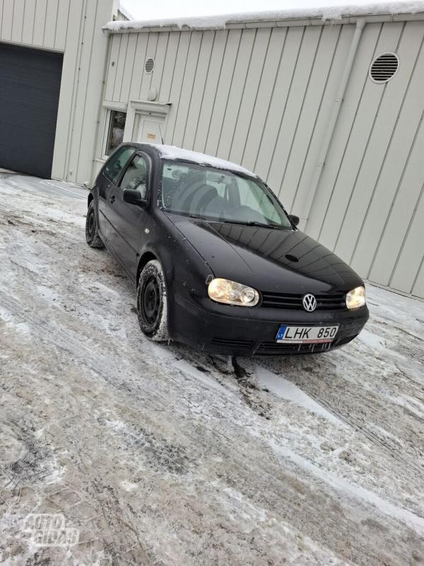 Volkswagen Golf 2000 Alīta, ar dzinēja tilpumu 1.90 L un nobraukumu 222 tūkst. km par 800 €, foto 3 vietnē AUTOMOTO.COM.LV