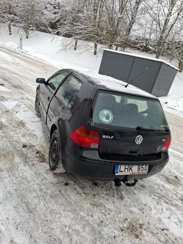Volkswagen Golf 2000 Alīta, ar dzinēja tilpumu 1.90 L un nobraukumu 222 tūkst. km par 800 €, foto 4 vietnē AUTOMOTO.COM.LV