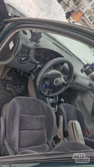 Volkswagen Golf 2000 Šauļi, ar dzinēja tilpumu 1.90 L un nobraukumu 330 tūkst. km par 900 €, foto 9 vietnē AUTOMOTO.COM.LV