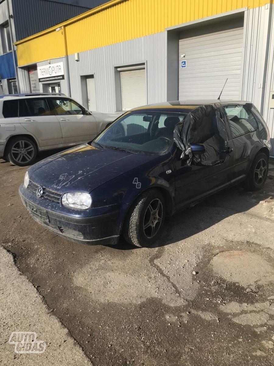 Volkswagen Golf 2000 Šauļi, ar dzinēja tilpumu 1.60 L un nobraukumu 255 tūkst. km par 300 €, foto 1 vietnē AUTOMOTO.COM.LV
