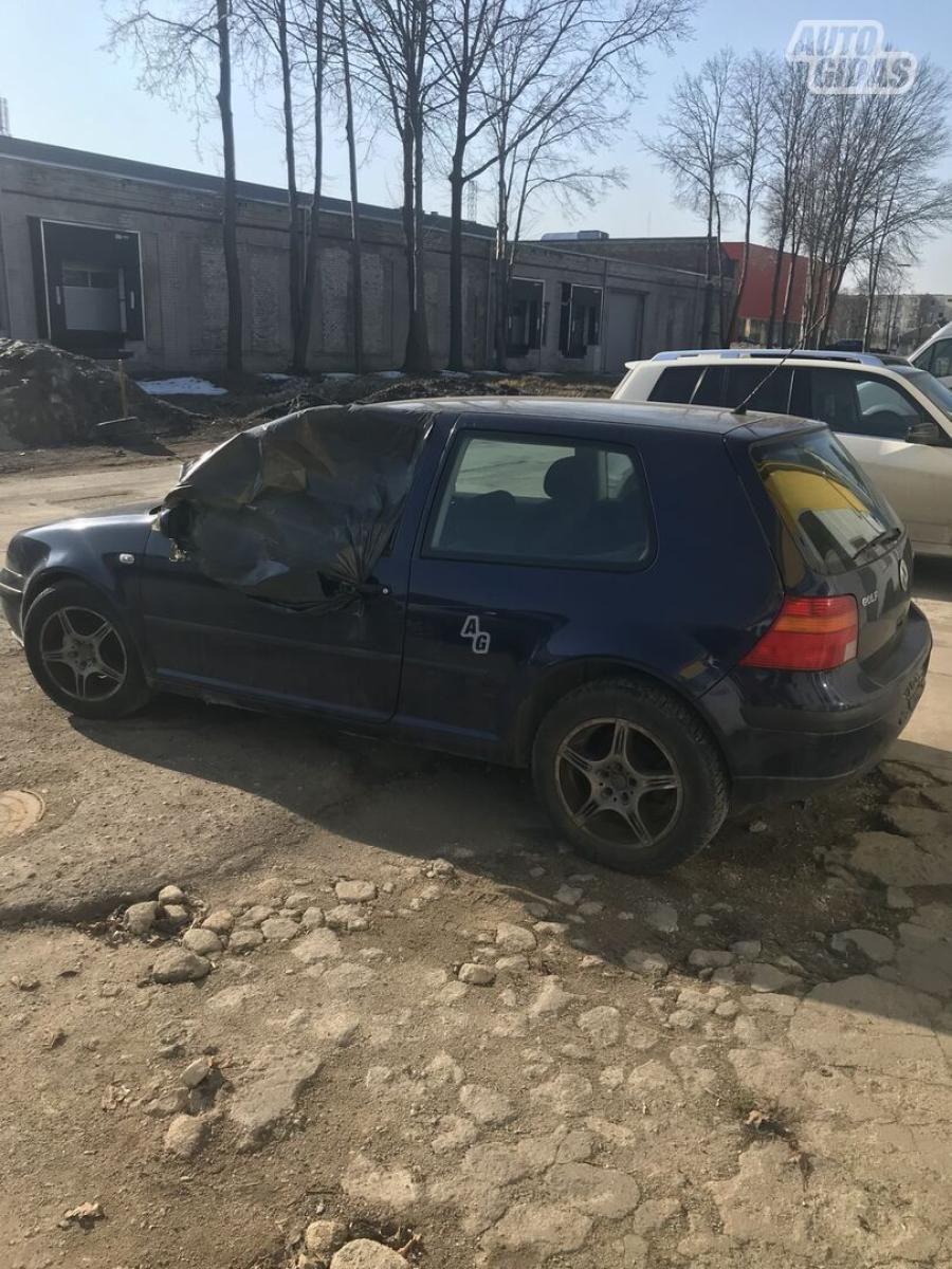 Volkswagen Golf 2000 Šauļi, ar dzinēja tilpumu 1.60 L un nobraukumu 255 tūkst. km par 300 €, foto 4 vietnē AUTOMOTO.COM.LV