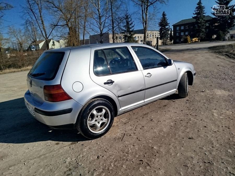 Volkswagen Golf 2000 Pakruojis, ar dzinēja tilpumu 1.90 L un nobraukumu 345 tūkst. km par 700 €, foto 4 vietnē AUTOMOTO.COM.LV