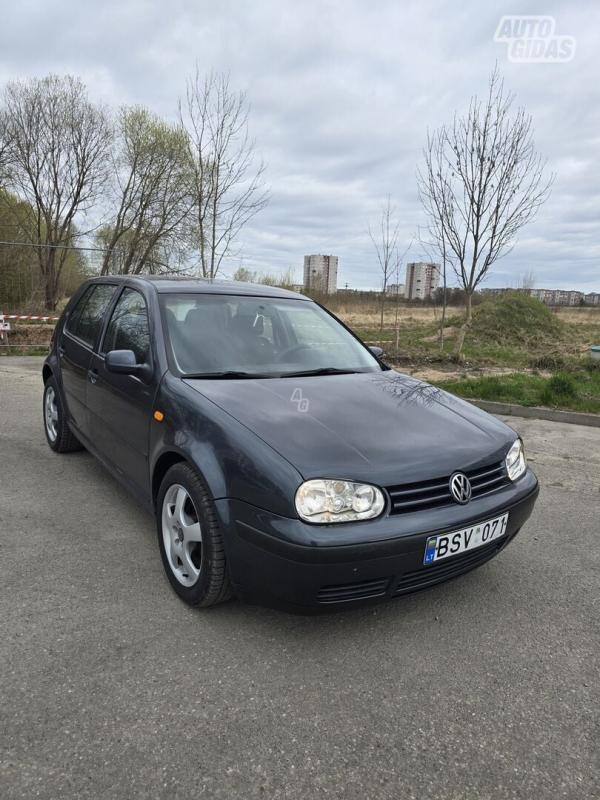 Volkswagen Golf 2000 Šauļi, ar dzinēja tilpumu 1.40 L un nobraukumu 230 tūkst. km par 910 €, foto 2 vietnē AUTOMOTO.COM.LV