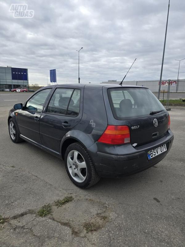 Volkswagen Golf 2000 Šauļi, ar dzinēja tilpumu 1.40 L un nobraukumu 230 tūkst. km par 910 €, foto 4 vietnē AUTOMOTO.COM.LV