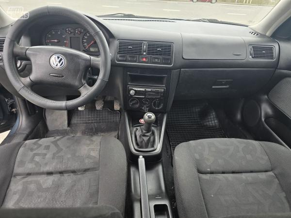 Volkswagen Golf 2000 Šauļi, ar dzinēja tilpumu 1.40 L un nobraukumu 230 tūkst. km par 910 €, foto 5 vietnē AUTOMOTO.COM.LV
