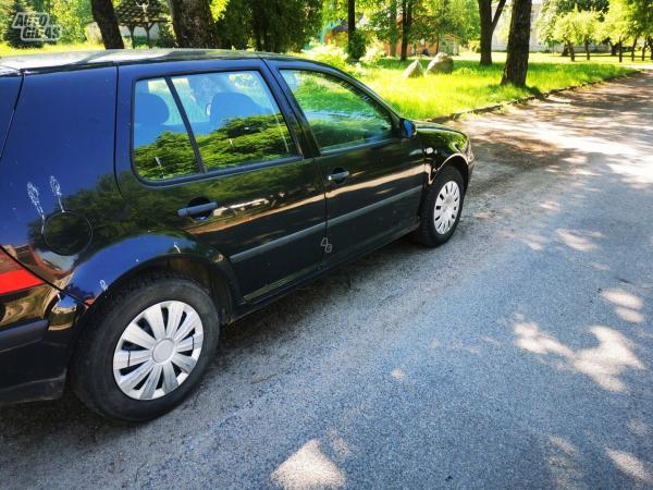 Volkswagen Golf 2000 in Ukmerge, with an engine capacity of 1.40 L and mileage of 25 thousand km for 525 €, photo 4 on AUTOMOTO.COM.LV