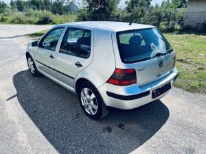 Volkswagen Golf 2000 Daugavpils, ar dzinēja tilpumu 1.90 L un nobraukumu 372 tūkst. km par 1649 €, foto 4 vietnē AUTOMOTO.COM.LV