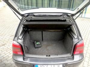 Volkswagen Golf 2000 Tallina, ar dzinēja tilpumu 1.60 L un nobraukumu 321 tūkst. km par 1399 €, foto 8 vietnē AUTOMOTO.COM.LV
