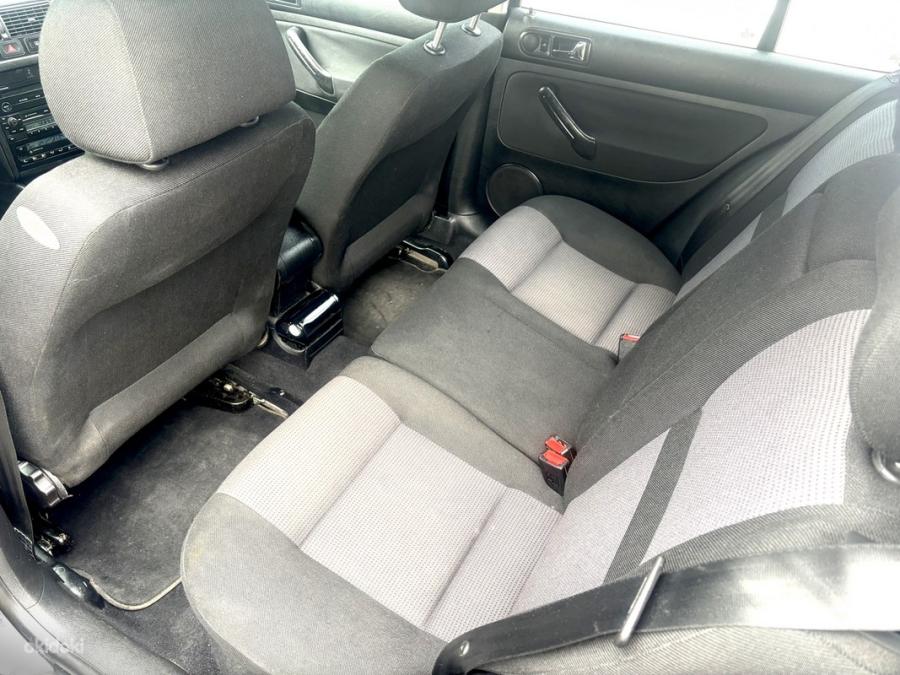 Volkswagen Golf 2000 Tallina, ar dzinēja tilpumu 1.60 L un nobraukumu 321 tūkst. km par 1399 €, foto 26 vietnē AUTOMOTO.COM.LV