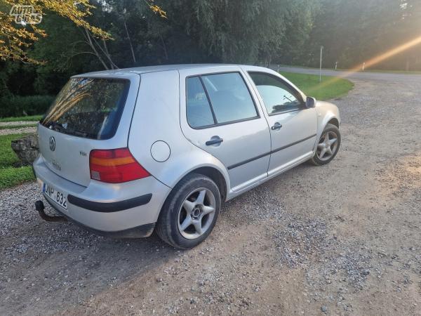 Volkswagen Golf 2000 Anykščiai, ar dzinēja tilpumu 1.90 L un nobraukumu 328 tūkst. km par 600 €, foto 1 vietnē AUTOMOTO.COM.LV