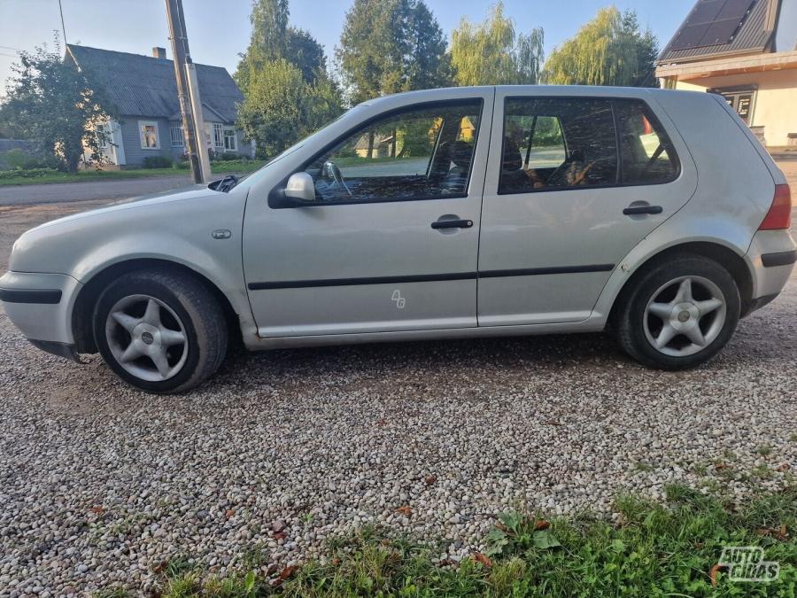 Volkswagen Golf 2000 in Anyksciai, with an engine capacity of 1.90 L and mileage of 328 thousand km for 599 €, photo 4 on AUTOMOTO.COM.LV