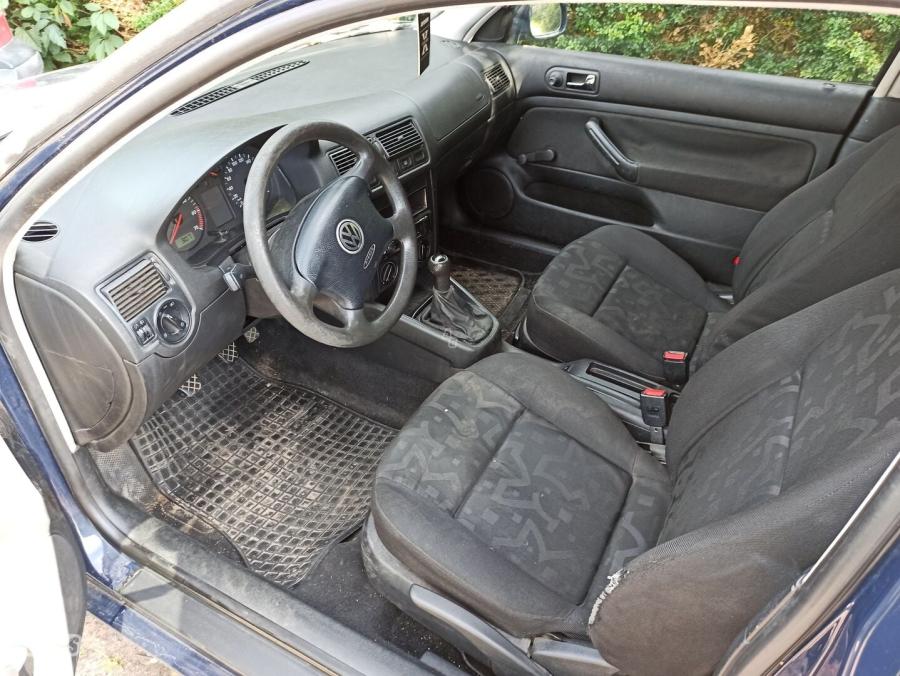 Volkswagen Golf 2000 in Vilnius, with an engine capacity of 1.40 L and mileage of 198 thousand km for 300 €, photo 10 on AUTOMOTO.COM.LV