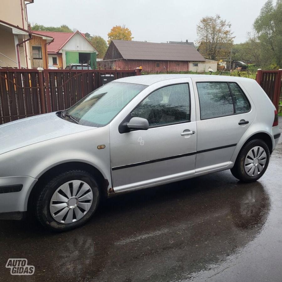 Volkswagen Golf 2000 Viļņa, ar dzinēja tilpumu 1.40 L un nobraukumu 290 tūkst. km par 700 €, foto 3 vietnē AUTOMOTO.COM.LV