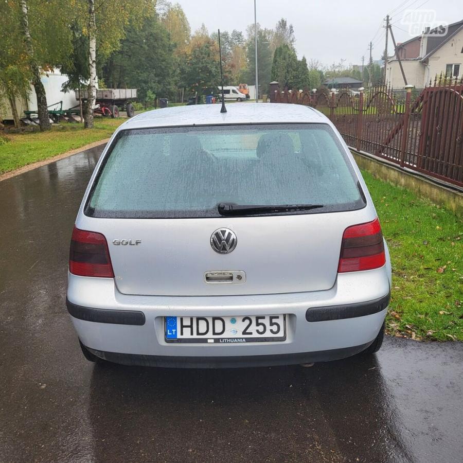 Volkswagen Golf 2000 Viļņa, ar dzinēja tilpumu 1.40 L un nobraukumu 290 tūkst. km par 700 €, foto 4 vietnē AUTOMOTO.COM.LV