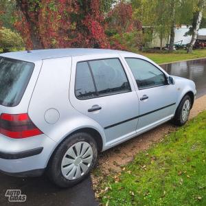 Volkswagen Golf 2000 Viļņa, ar dzinēja tilpumu 1.40 L un nobraukumu 290 tūkst. km par 700 €, foto 5 vietnē AUTOMOTO.COM.LV