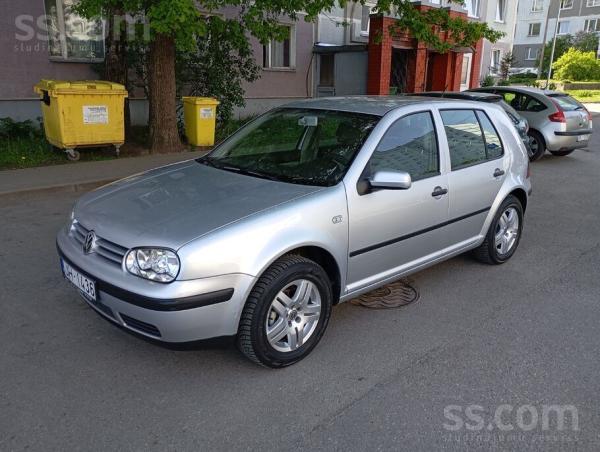 Volkswagen Golf 2001 in Riga, with an engine capacity of 1.60 L and mileage of 170 thousand km for 1995 €, photo 1 on AUTOMOTO.COM.LV