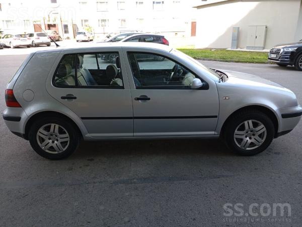 Volkswagen Golf 2001 in Riga, with an engine capacity of 1.60 L and mileage of 170 thousand km for 1995 €, photo 7 on AUTOMOTO.COM.LV