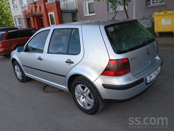Volkswagen Golf 2001 in Riga, with an engine capacity of 1.60 L and mileage of 170 thousand km for 1995 €, photo 8 on AUTOMOTO.COM.LV