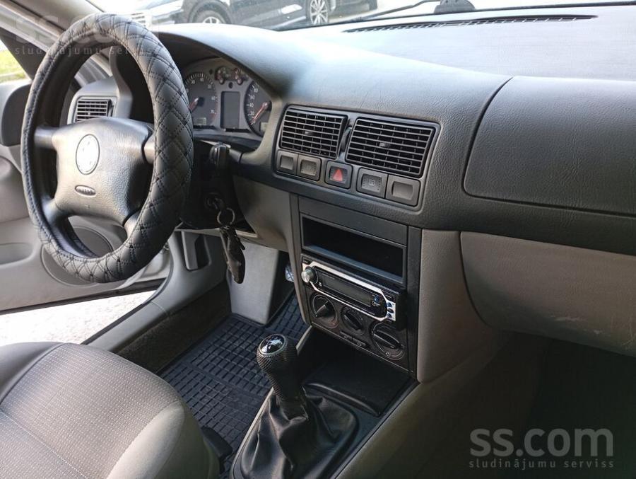 Volkswagen Golf 2001 Rīga, ar dzinēja tilpumu 1.60 L un nobraukumu 170 tūkst. km par 1995 €, foto 17 vietnē AUTOMOTO.COM.LV