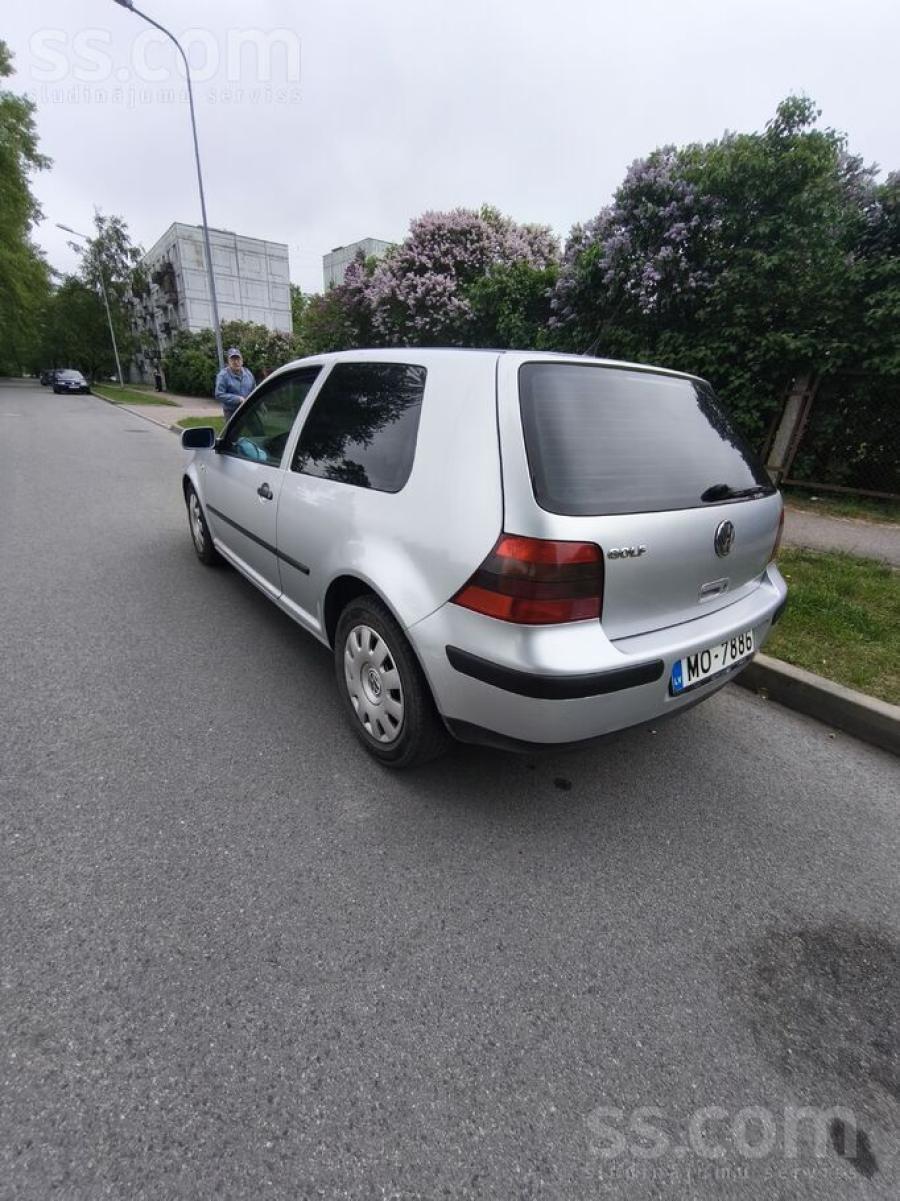 Volkswagen Golf 2001 Liepāja, ar dzinēja tilpumu 1.40 L un nobraukumu 181 tūkst. km par 1350 €, foto 2 vietnē AUTOMOTO.COM.LV