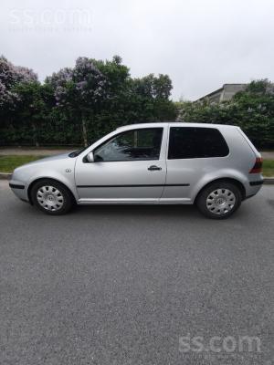 Volkswagen Golf 2001 Liepāja, ar dzinēja tilpumu 1.40 L un nobraukumu 181 tūkst. km par 1350 €, foto 4 vietnē AUTOMOTO.COM.LV